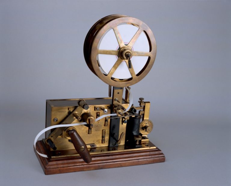 Del telégrafo al Iphone 14: historia del teléfono en Nicaragua ...